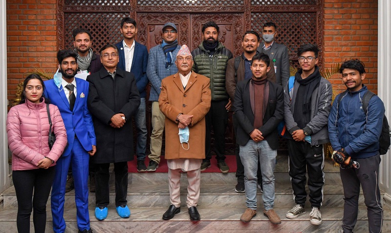 रकेट सार्वजनिक गर्दै दाह्री ग्याङ, प्रधानमन्त्रीले उद्घाटन गर्ने ...